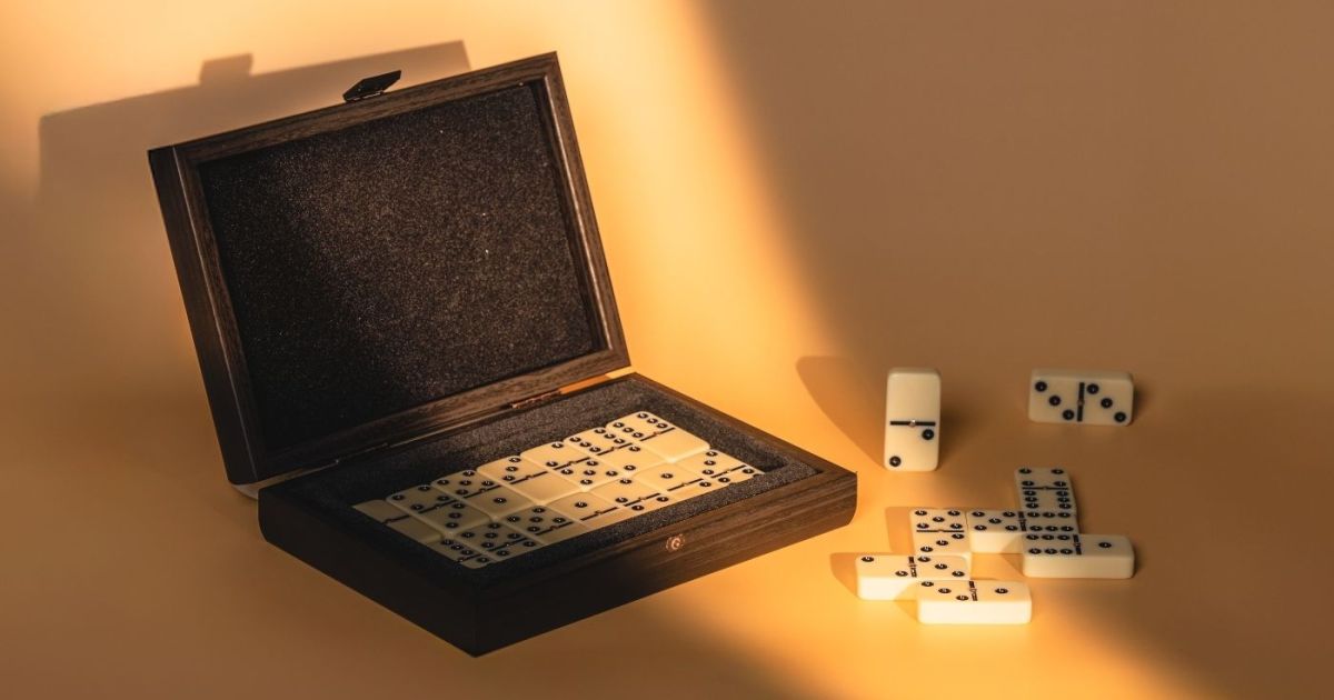 Master the Game: Personalised Manopoulos Gifts for a Luxurious Christmas