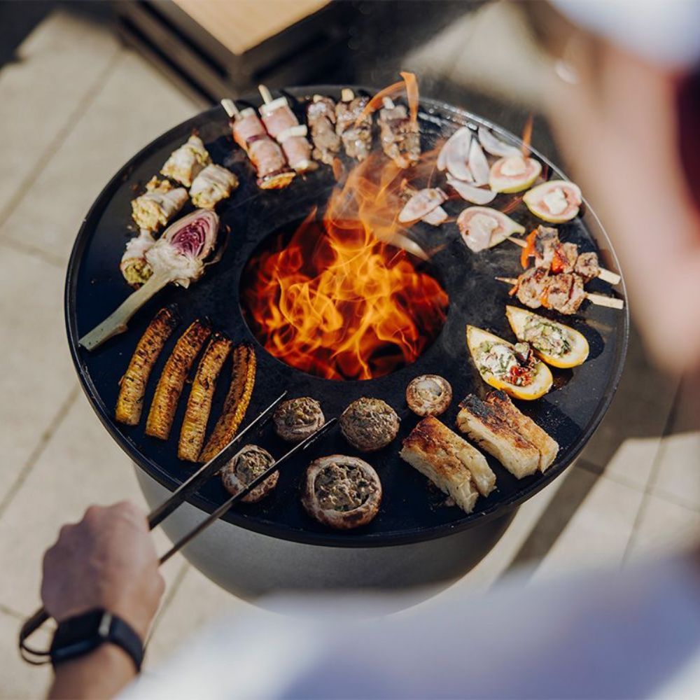 Höfats Moon 45 Fire Basket With High Stand