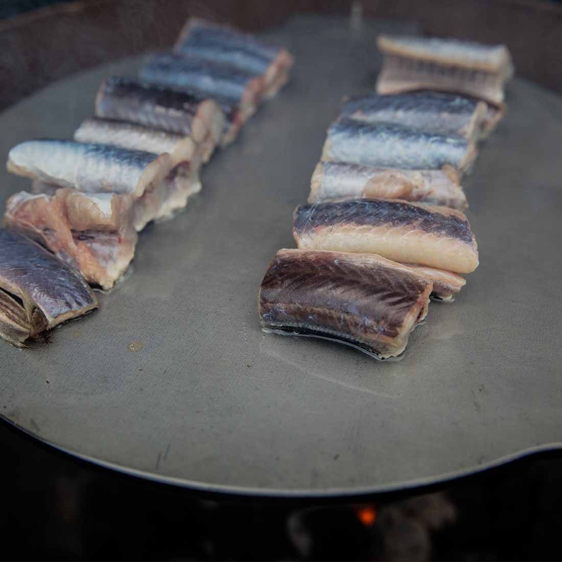 Yakiniku Kamado Grill Large with base and side plates