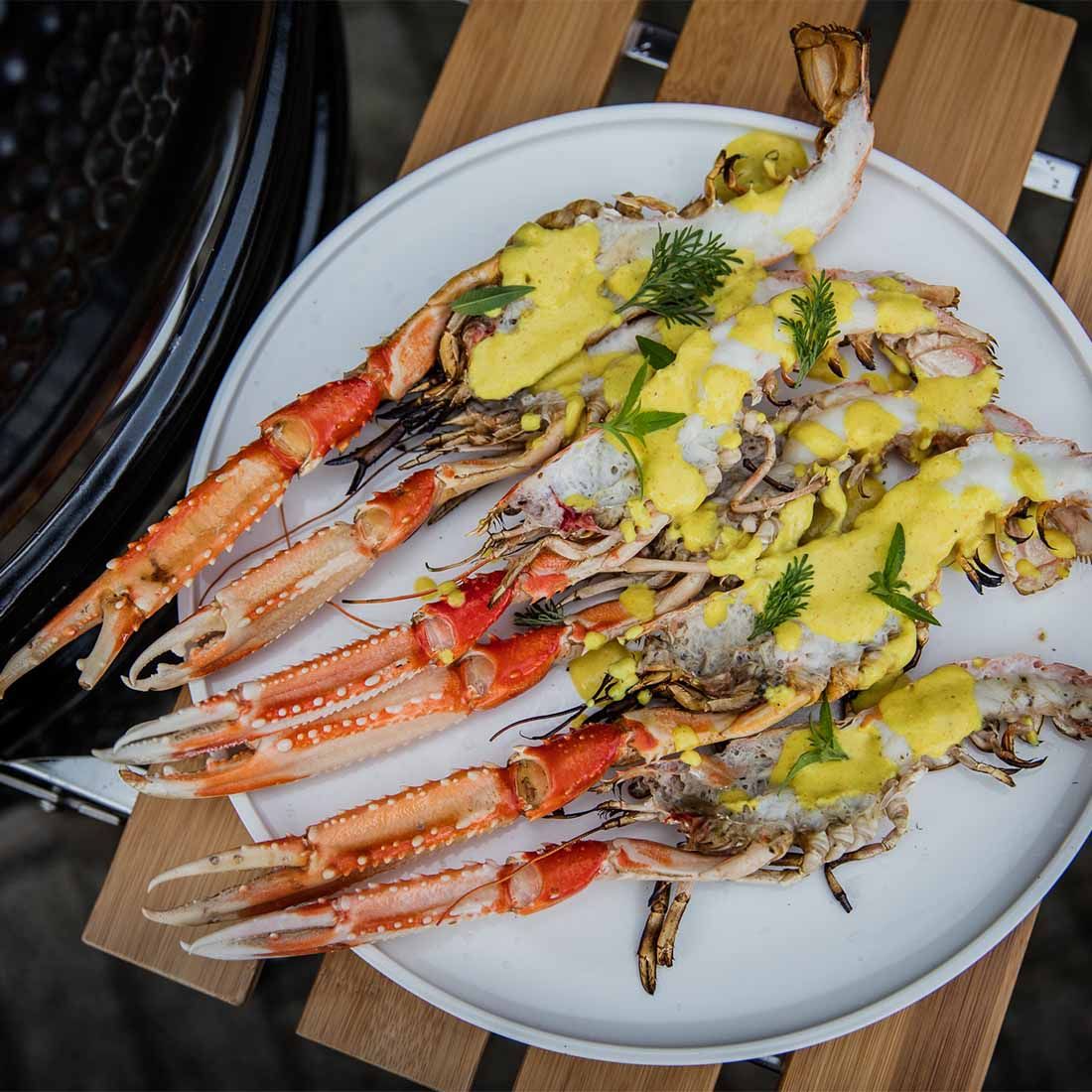 Yakiniku Kamado Grill Large with base and side plates