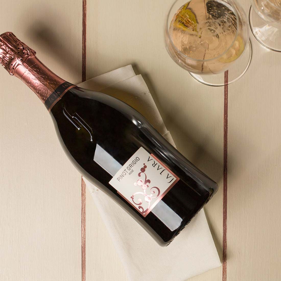 La Jara Spumante Pinot Grigio Rosé Wine