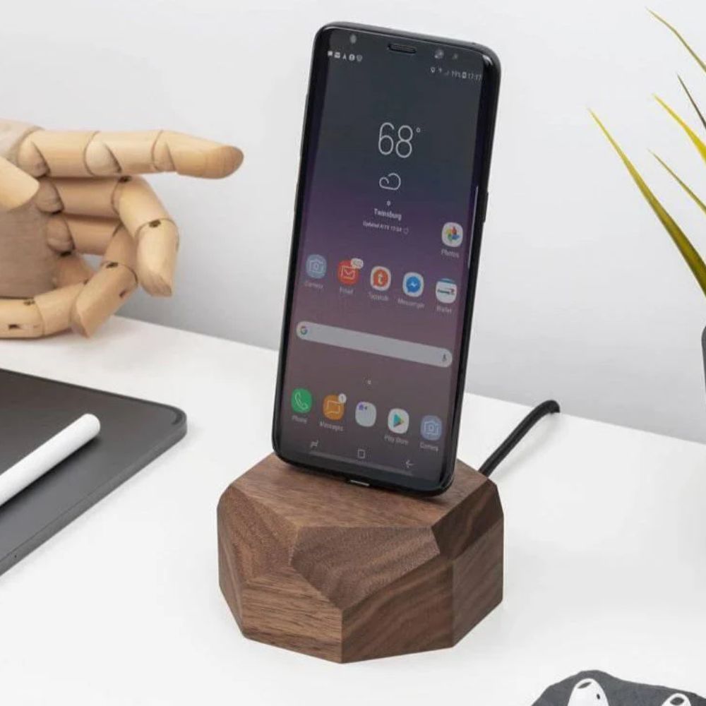 Oakywood Smartphone Charging Dock - Walnut