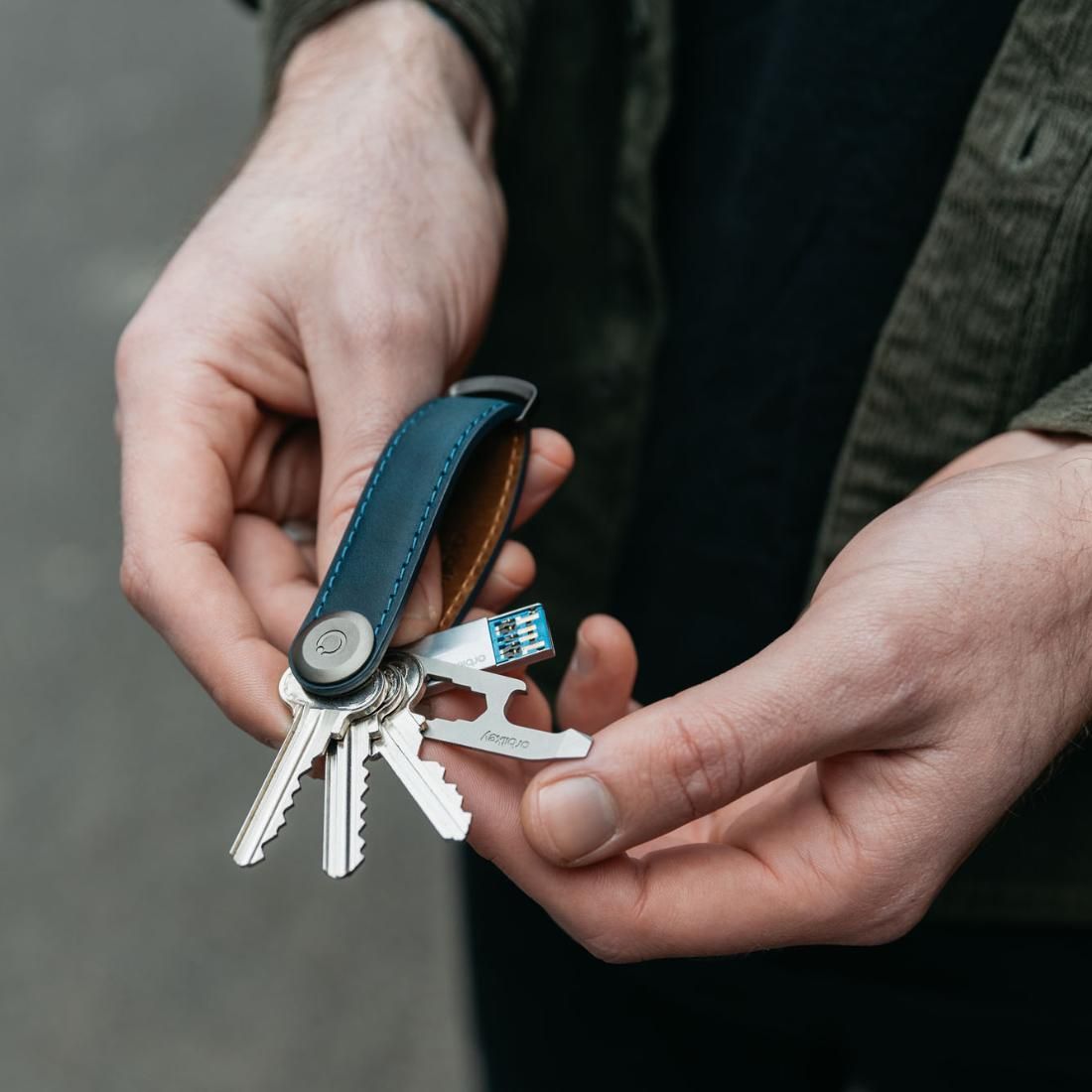 Orbitkey Crazy Horse leather key organiser - marine blue