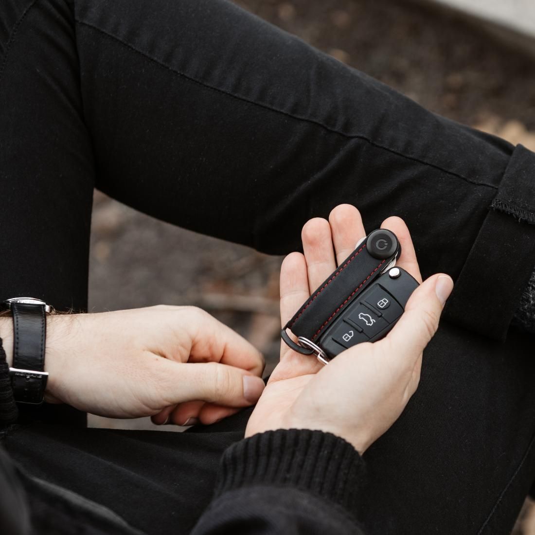 Orbitkey Crazy Horse leather key organiser - black