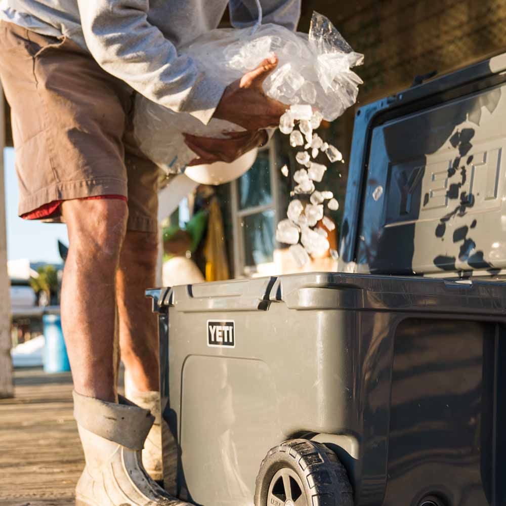 YETI Tundra Haul Wheeled Cool Box - Charcoal